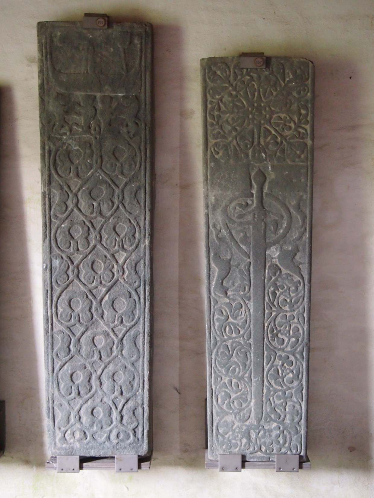 Rèilig Odhrain, the ancient cemetery on the edge of the world ...