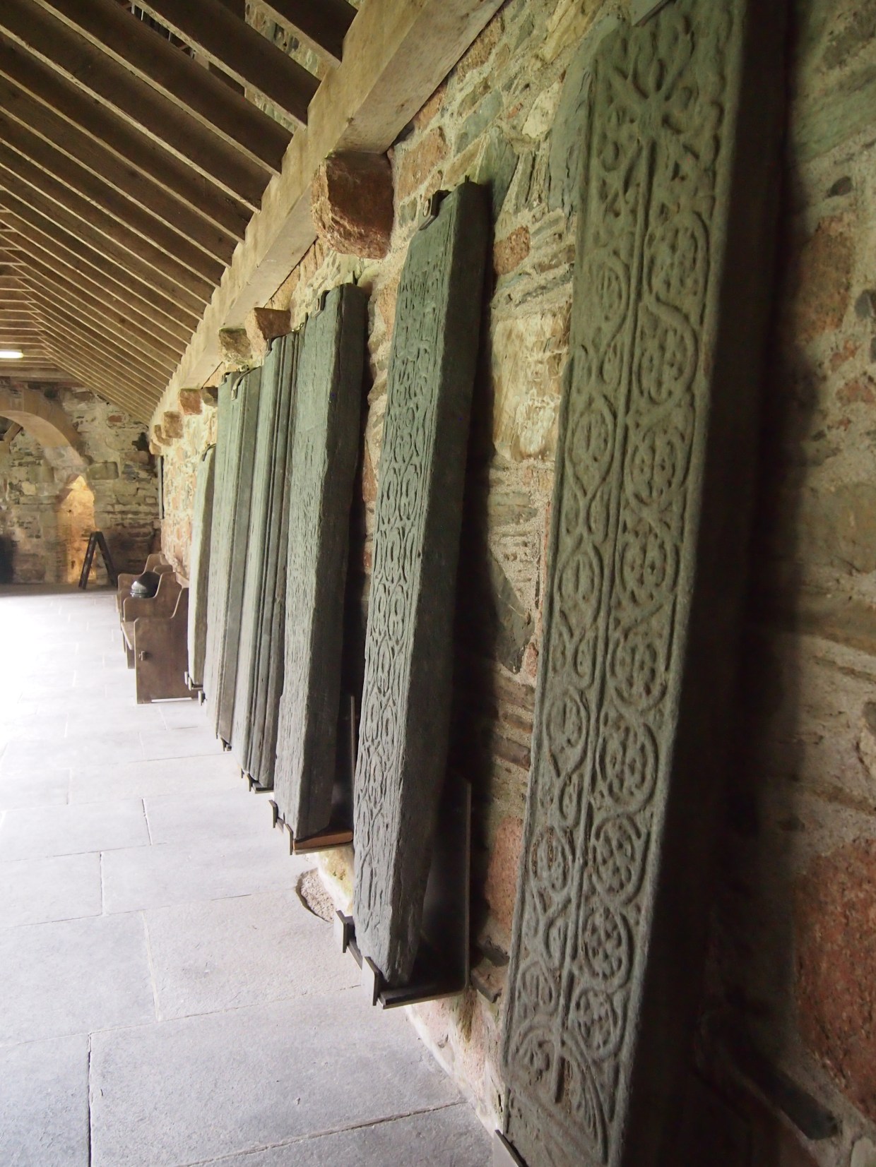 Rèilig Odhrain, the ancient cemetery on the edge of the world ...