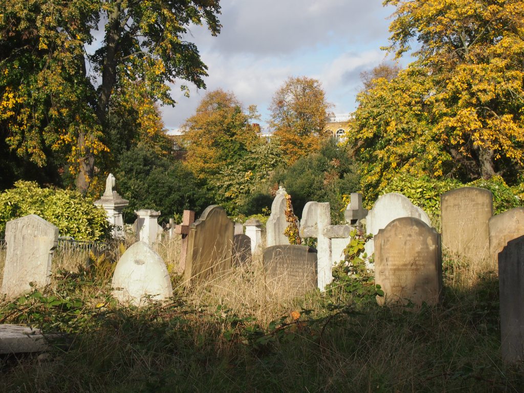 Brompton Cemetery, an open-air cathedral of remembrance – Flickering Lamps