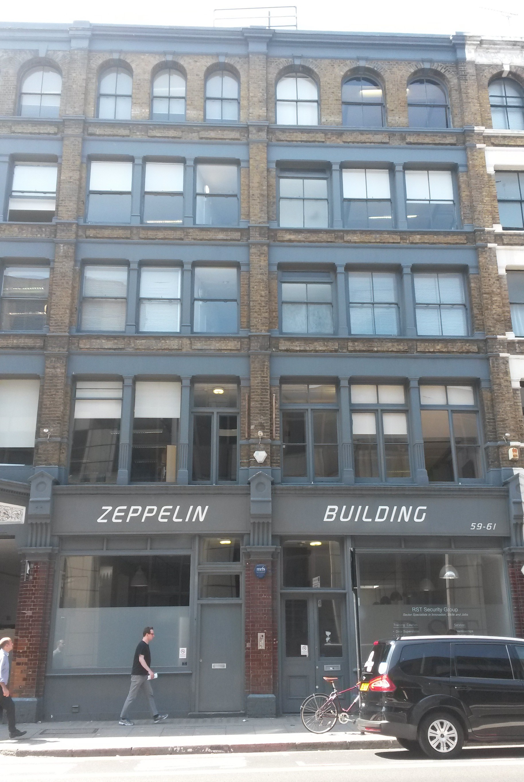 Airships over London – in war and peace – Flickering Lamps