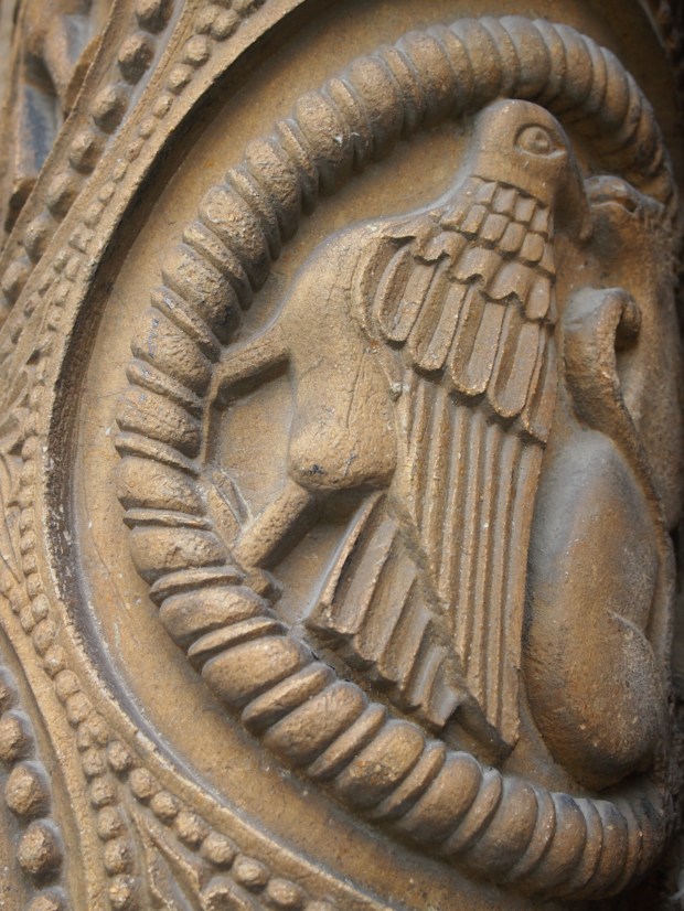 The precious Romanesque carvings at Lincoln Cathedral – Flickering Lamps