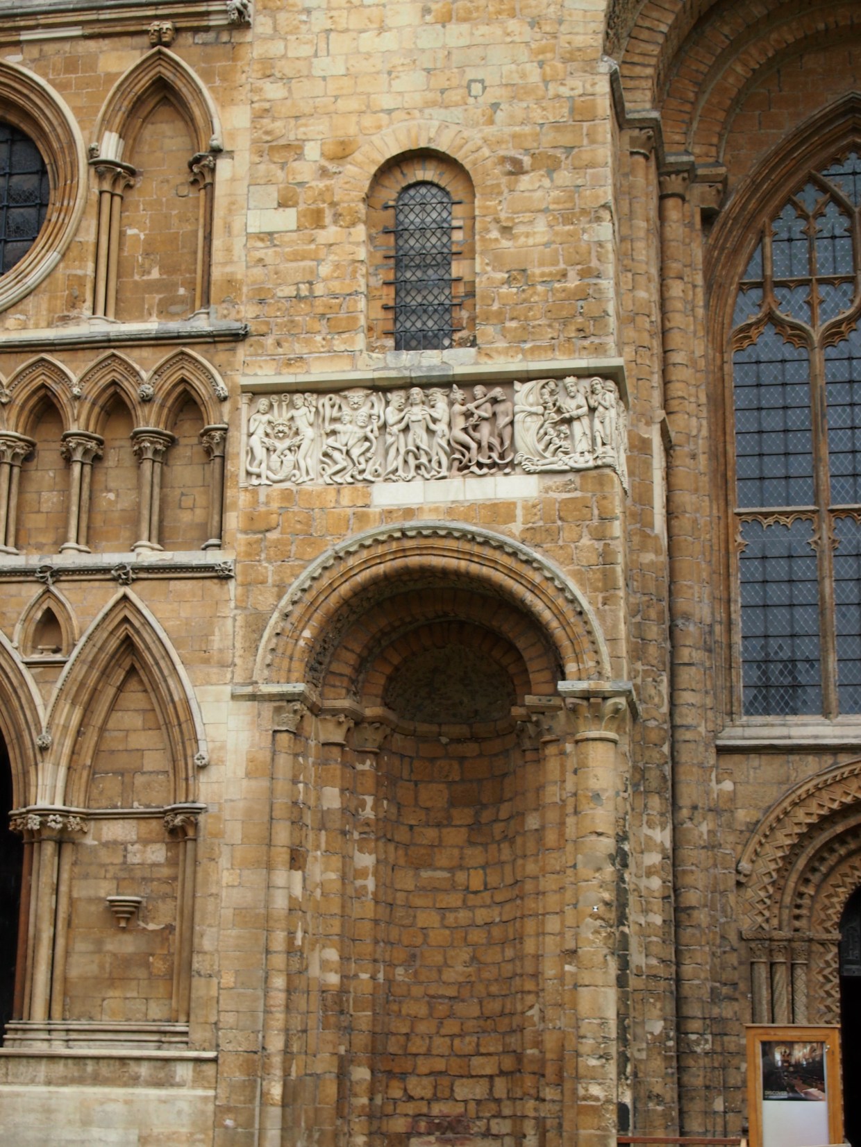 The precious Romanesque carvings at Lincoln Cathedral – Flickering Lamps