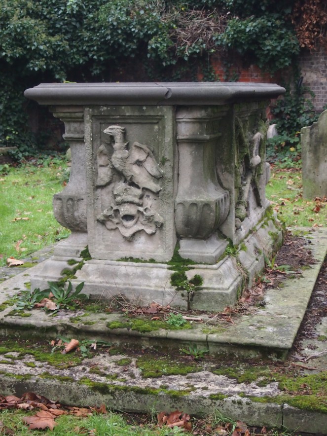 The final resting place of the Bishops of London – Flickering Lamps