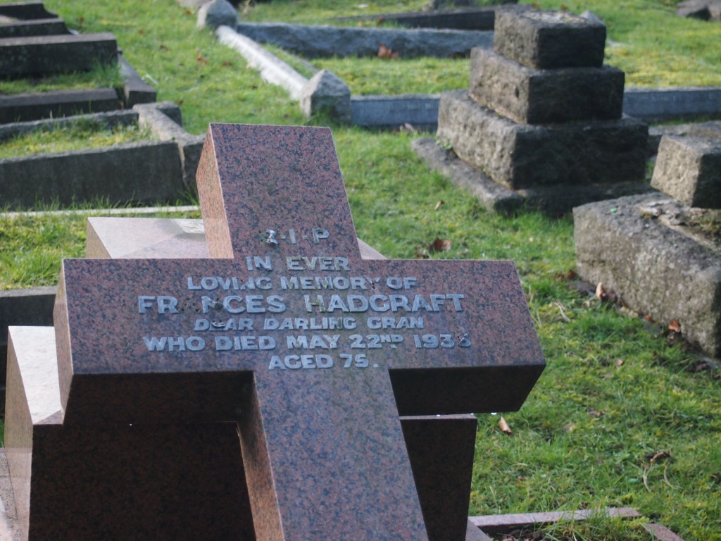 East Sheen Cemetery and the “Angel of Death” – Flickering Lamps