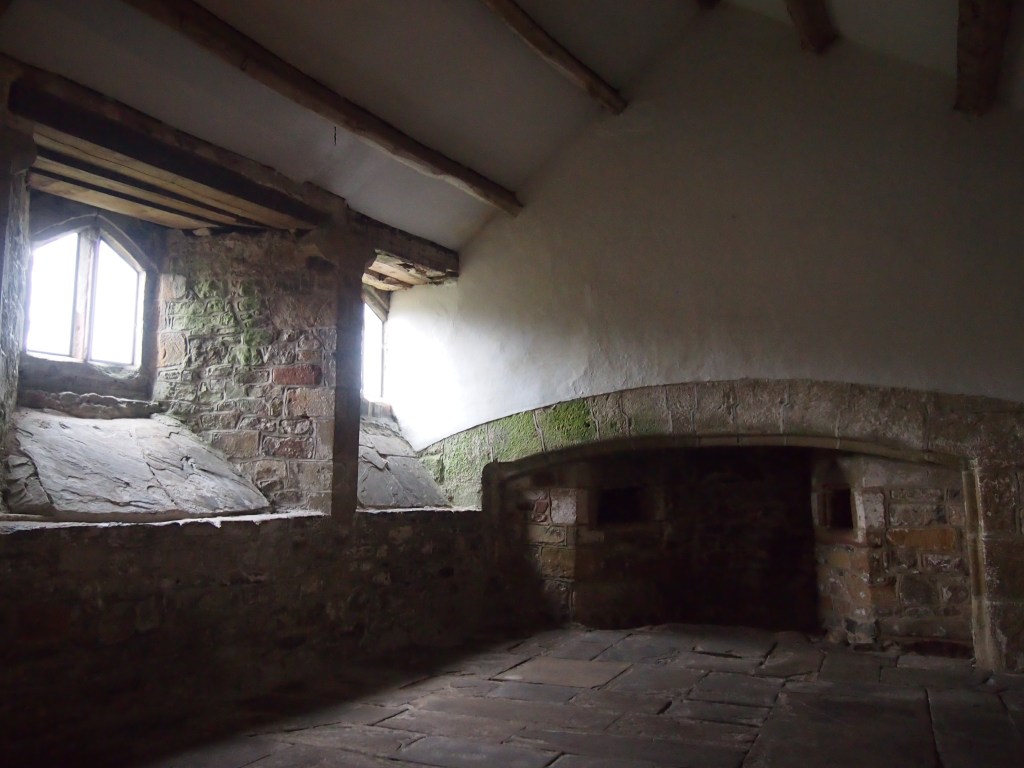 The hidden courtyard of one of England’s best preserved castles ...