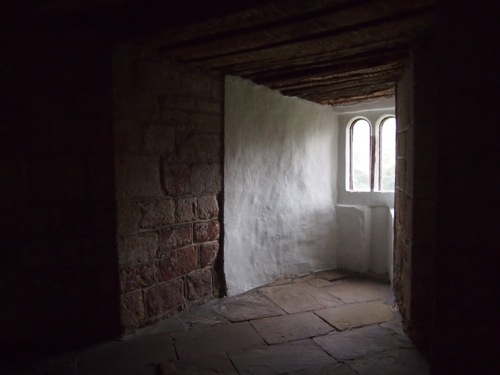 The hidden courtyard of one of England’s best preserved castles ...