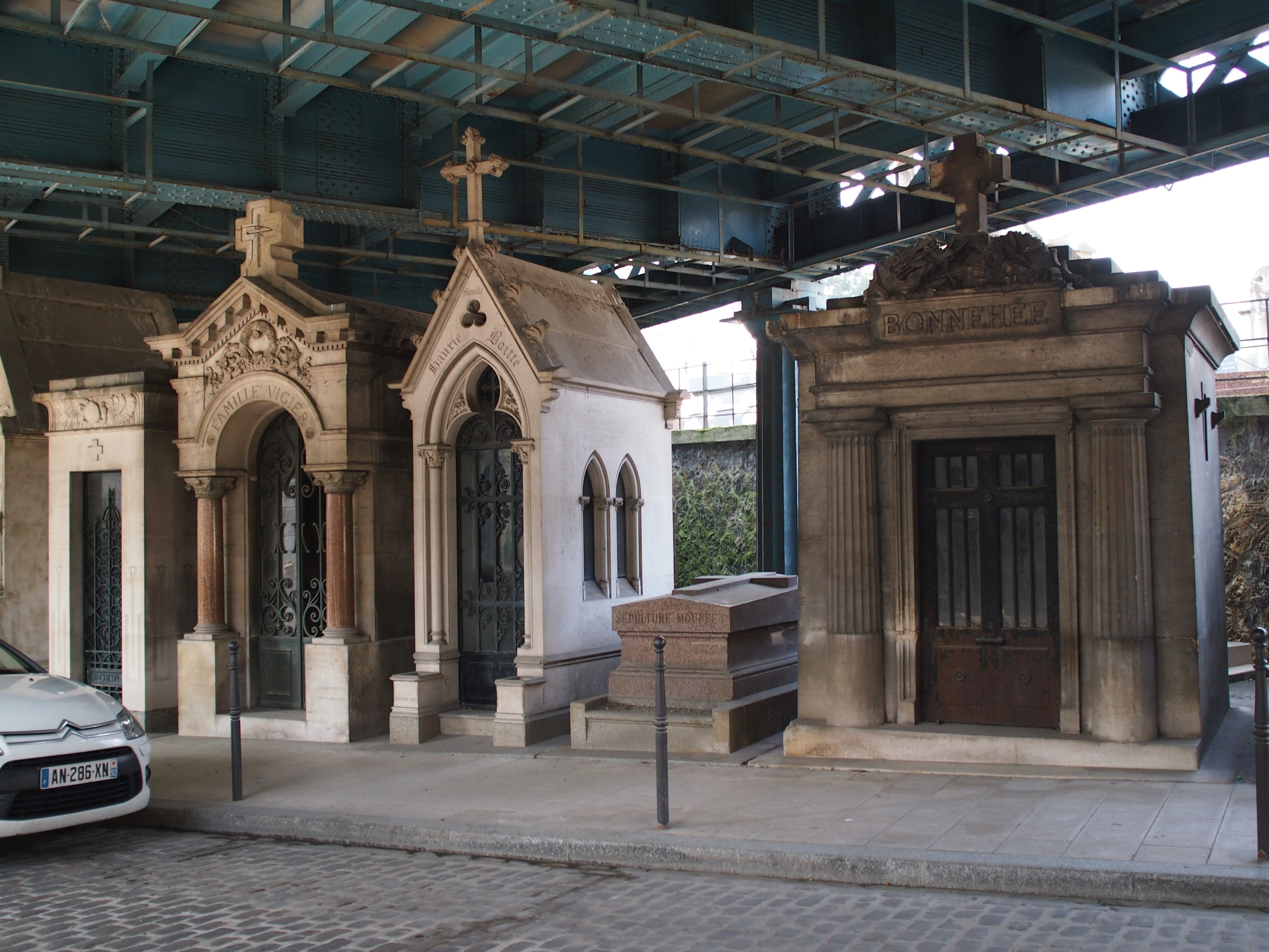 Cimetière de Montmartre: an abandoned quarry transformed into a ...