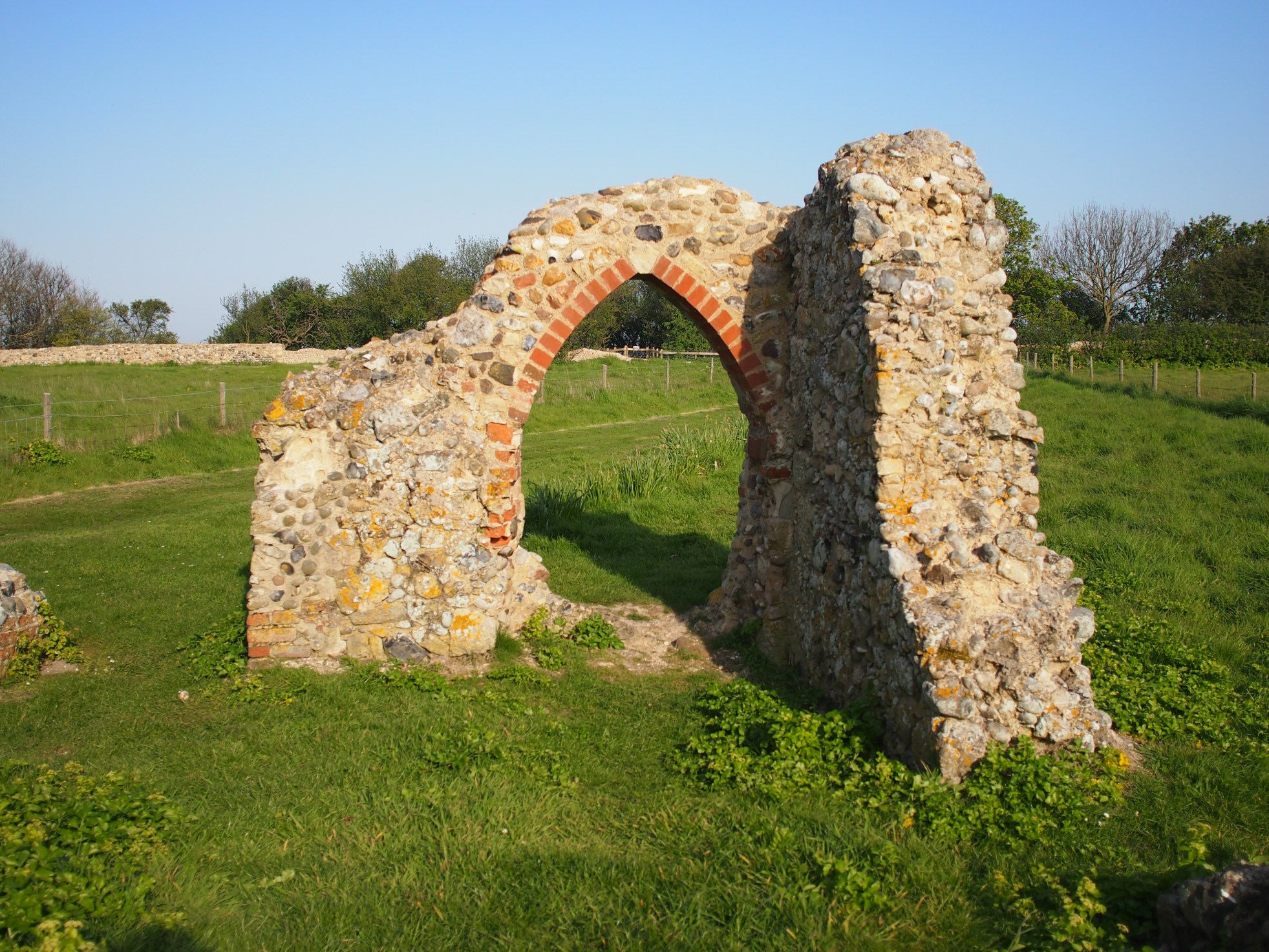 The last ruins of Dunwich, Suffolk’s lost medieval town – Flickering Lamps