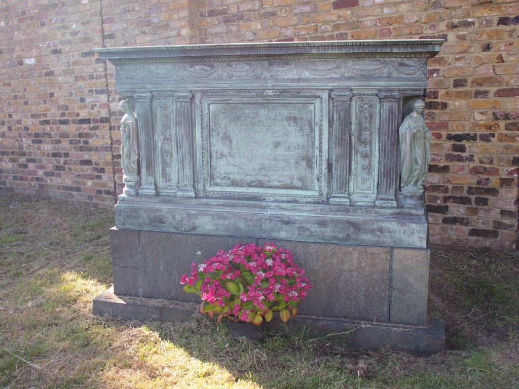 Two artists and their beautiful tomb in a Chiswick churchyard ...