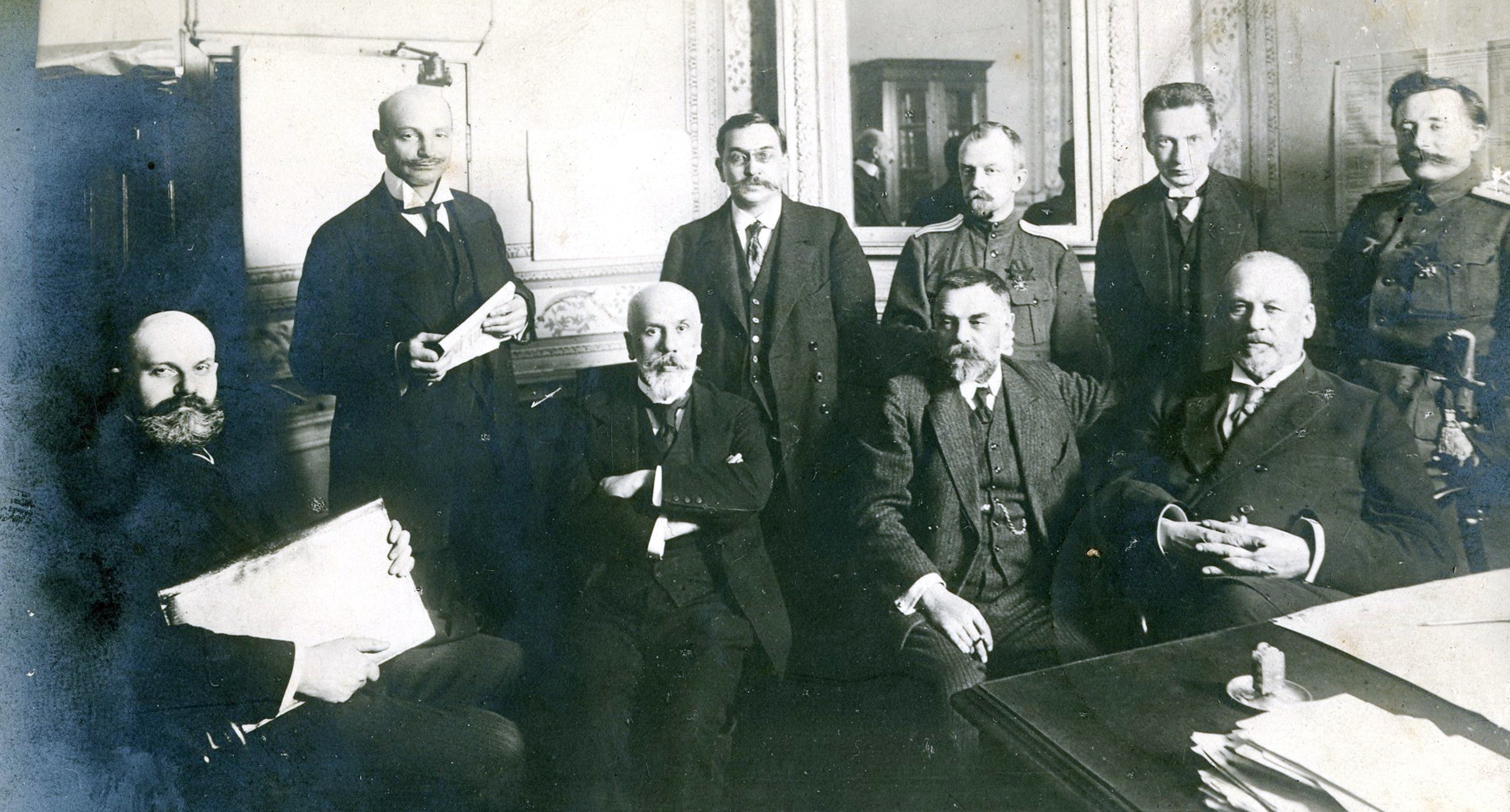 An exiled leader’s grave on the edge of Wimbledon Common – Flickering Lamps